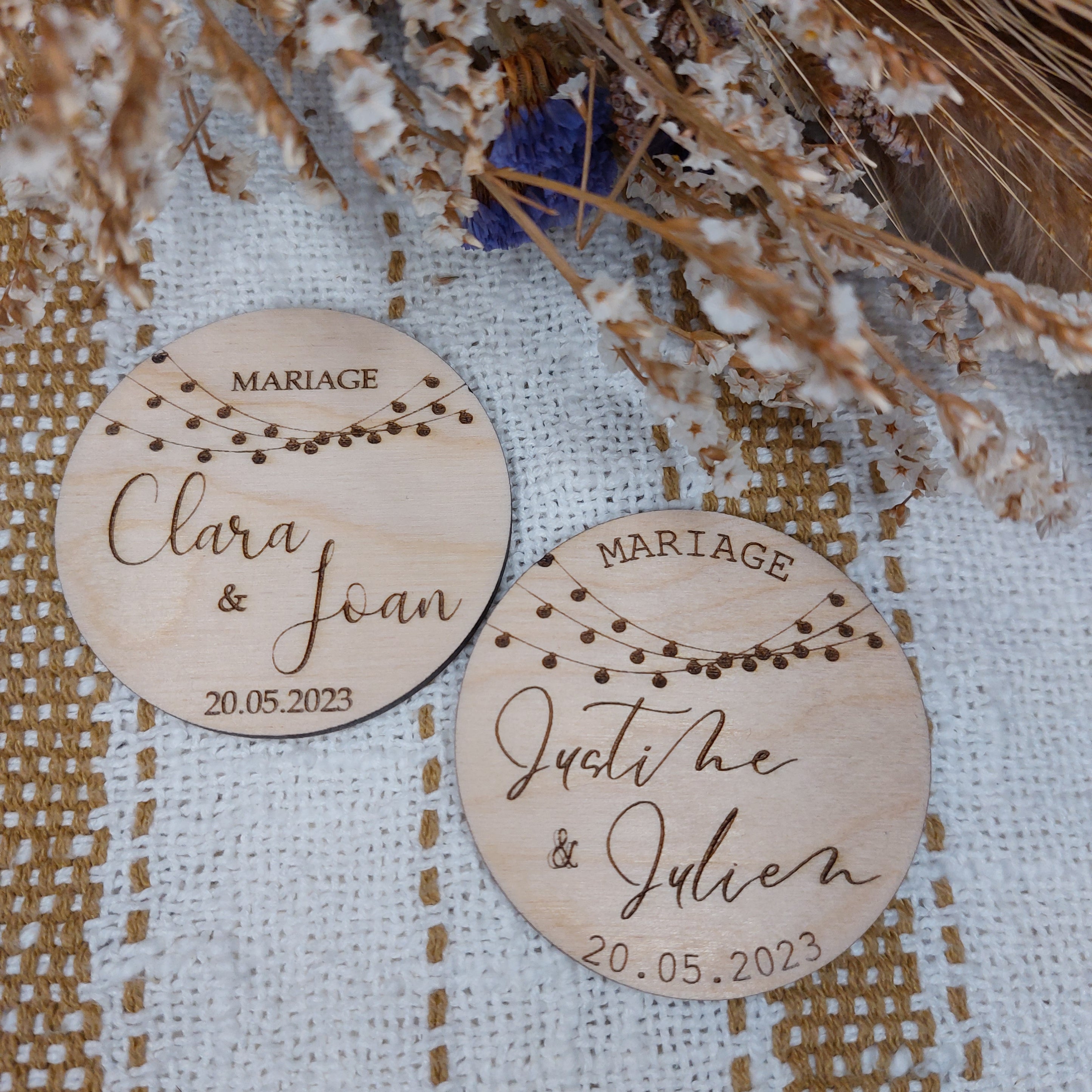 Magnet rond en bois, cadeau invité modèle Guirlandes – REVEDESBOIS